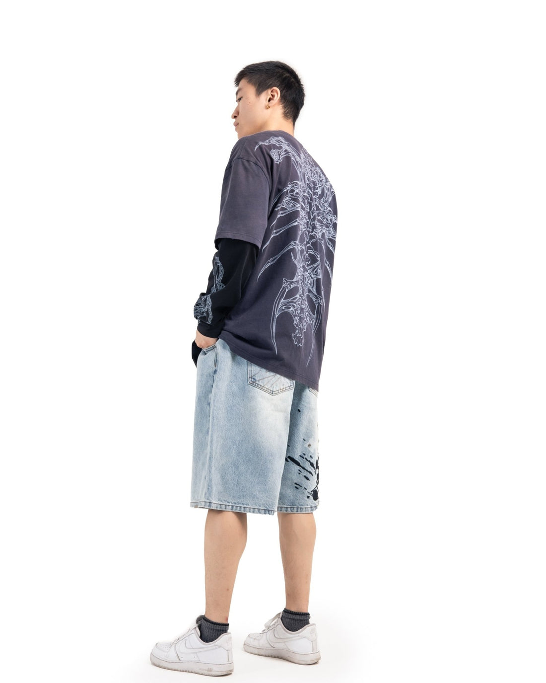 Jin is 5'11 wearing size L